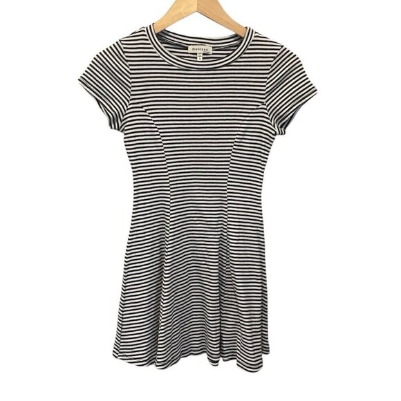Monteau | Dresses | Monteau Los Angeles Dress Black White Stripe Fit ...